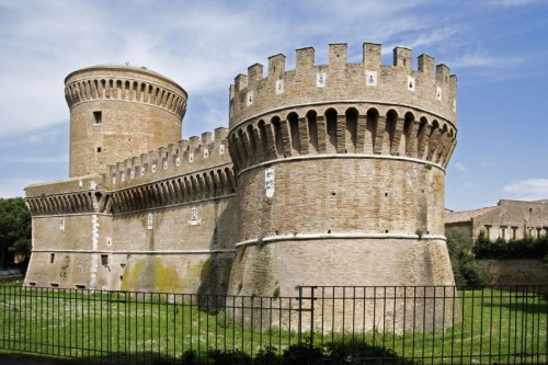 Gita di un giorno: Ostia Antica e il Castello di Giulio II - Storiaviva ...